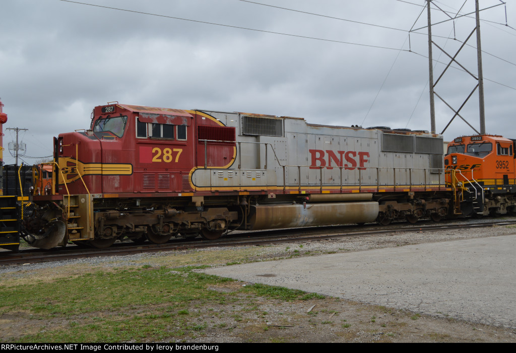 BNSF 287 at MAC